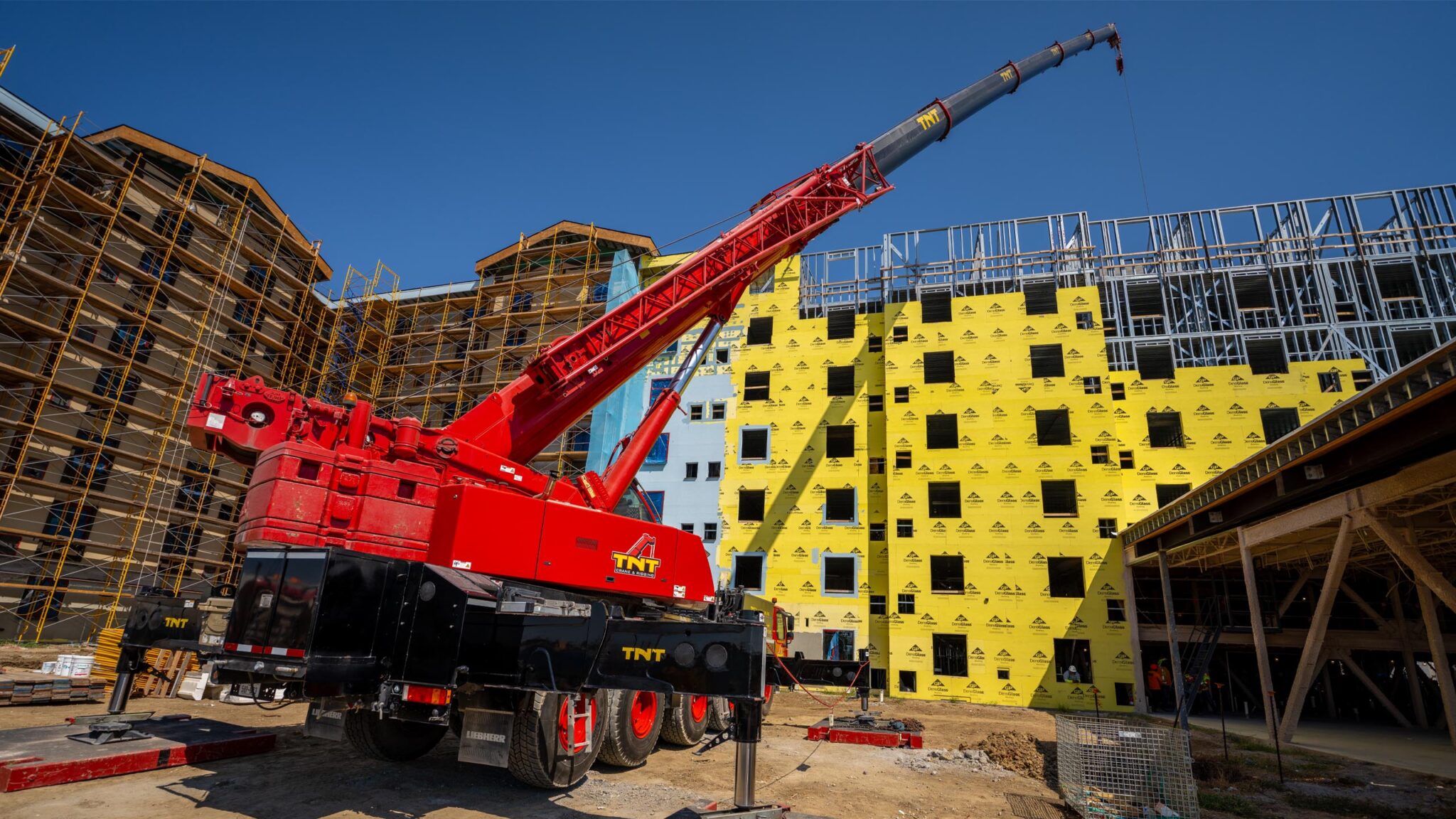 Mobile Cranes | TNT Crane & Rigging